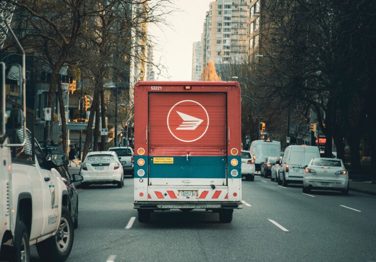 【カナダから日本へ】small packetで荷物やお土産を安く送る方法を解説 – Canada Post – - アユカナダ